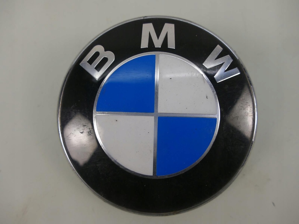 BMW 1 E82 E88 E81 E87 EMBLEMAT LOGO ZNACZEK MASKI - 15133760815 ...