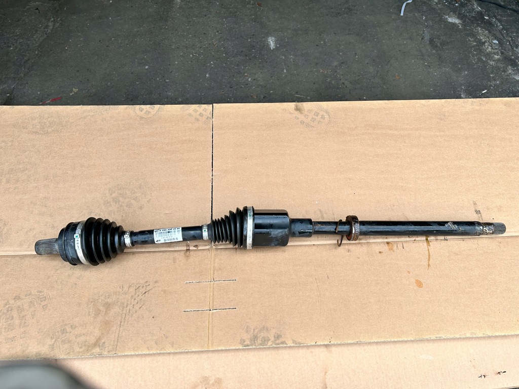 MERCEDES C-KLASA W205 PÓŁOŚ LEWA PRZEDNIA A2053303906 - 14410068061 ...