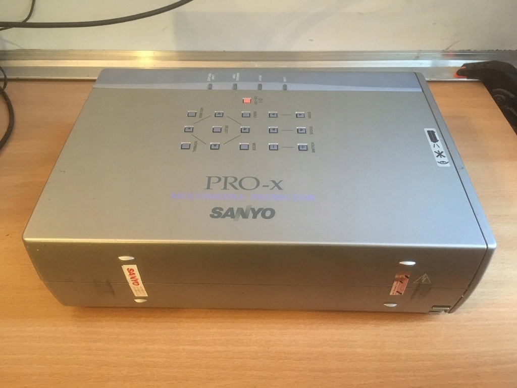 SANYO PROJEKTOR PLC-SU20E - made in Japan- okazja - 12209210926 ...
