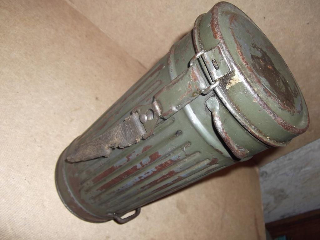 Niemiecka puszka od maski p-gaz. - 11201845899 - oficjalne archiwum Allegro