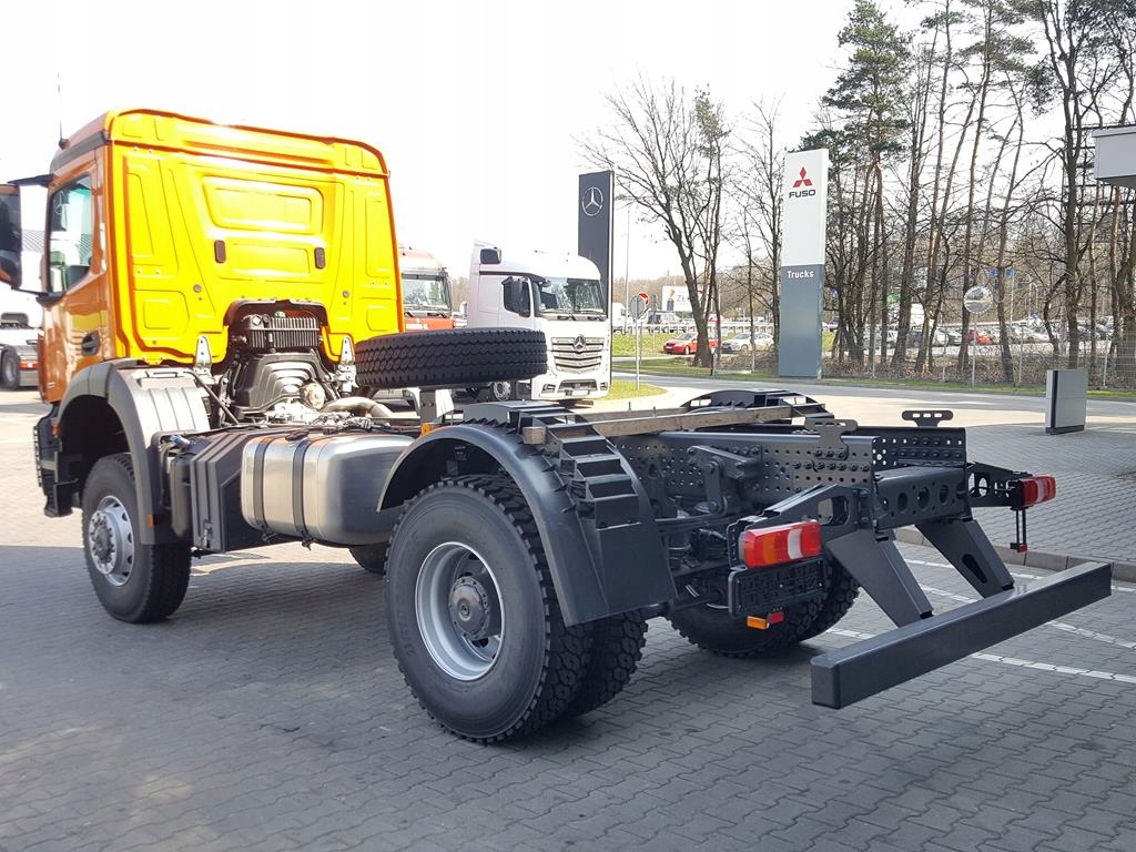 Mercedes AROCS 1835 4X4 MANUAL HAKOWIEC WYWROTKA - 8202137546 ...