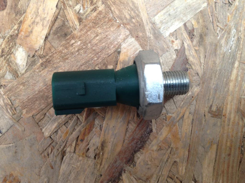 Czujnik ciśnienia oleju VW SCIROCCO 03C919081 - 5187262063 - oficjalne ...