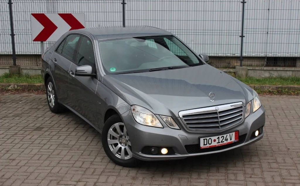 Mercedes-Benz Klasa E E200 Sedan Bezwypadkowy ... - 13384126897 - oficjalne archiwum Allegro