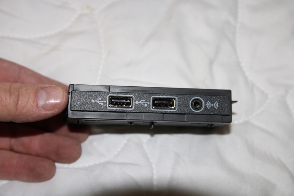 GNIZADO PORT WEJSCIE USB AUX VW TIGUAN II 5QF035726 - 17232819011 ...