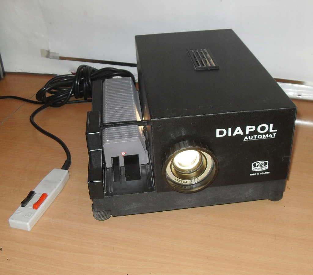 RZUTNIK SLAJDÓW DIAPOL AUTOMAT 9839 + PILOT - 12316597266 - oficjalne ...
