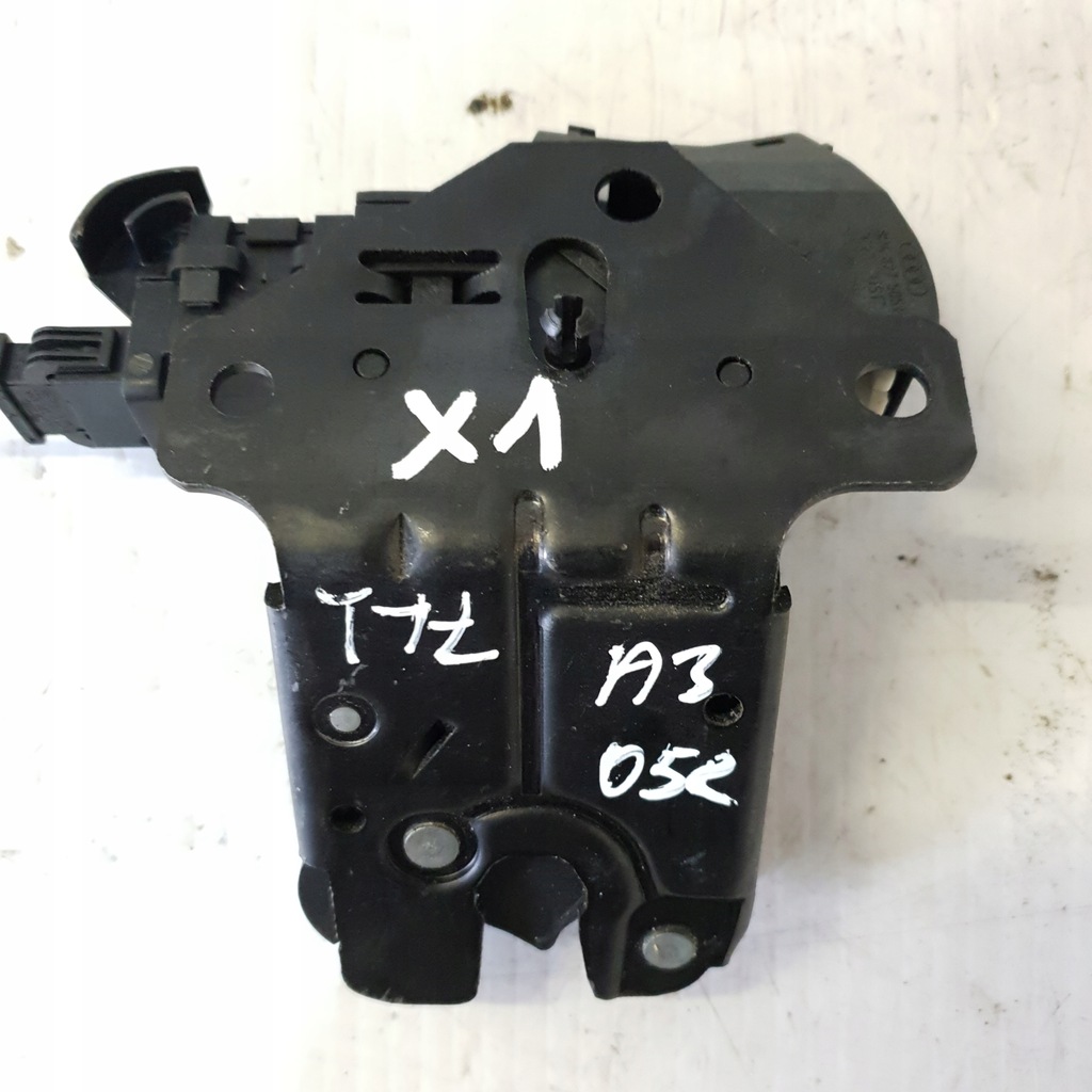 ZAMEK KLAPY TYLNEJ AUDI A3 8P 8P4827505B - 12017211304 - oficjalne archiwum Allegro