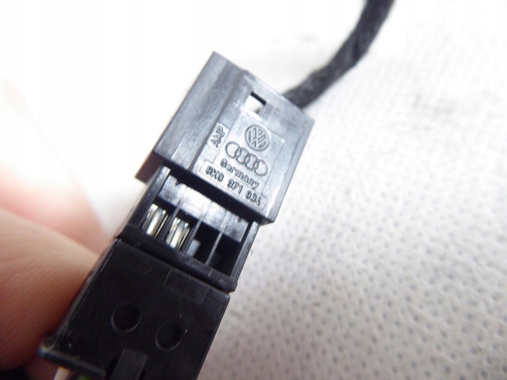 KOSTKA ELEKTRYCZNA WTYCZKA VW AUDI 8K0971834 - 8106699723 - oficjalne ...