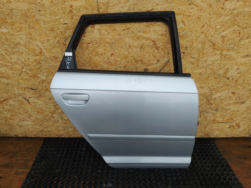 AUDI A3 8P FL HB DRZWI TYŁ PRAWY LY7W - 11762780170 - oficjalne archiwum Allegro