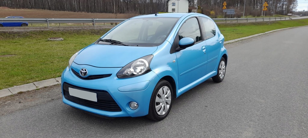 TOYOTA AYGO 1.0 68 KM 28 000km - 12049559403 - oficjalne archiwum Allegro