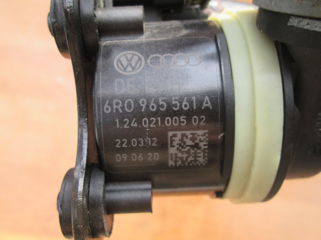 POMPA WODY 6R0965561A PRZEWODY VW FABIA OBIEGOWA - 6653237311 ...