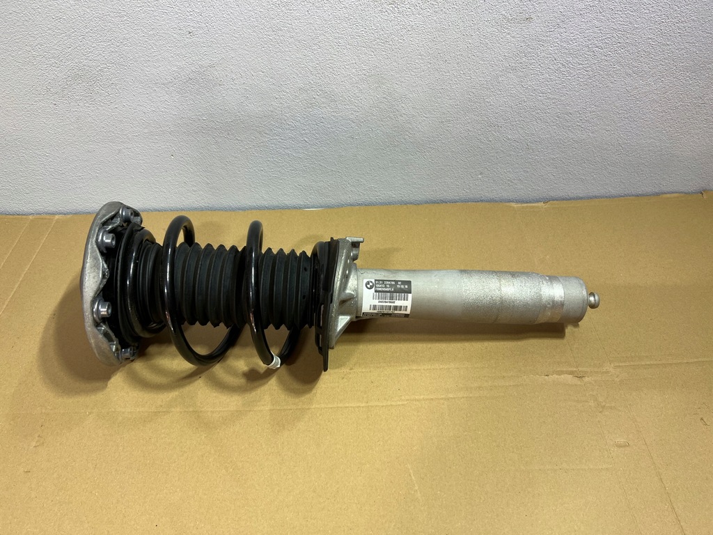 BMW M3 M4 F80 F82 AMORTYZATOR PRAWY SPRĘŻYNA - 11847306765 - oficjalne ...