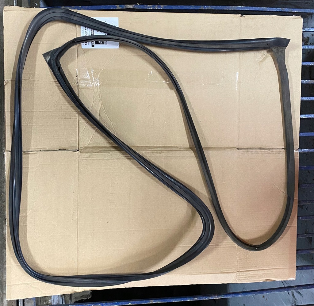 USZCZELKA SZYBY CZOŁOWEJ PRZEDNIEJ JAGUAR XJ XJ8 - 11822855552 ...