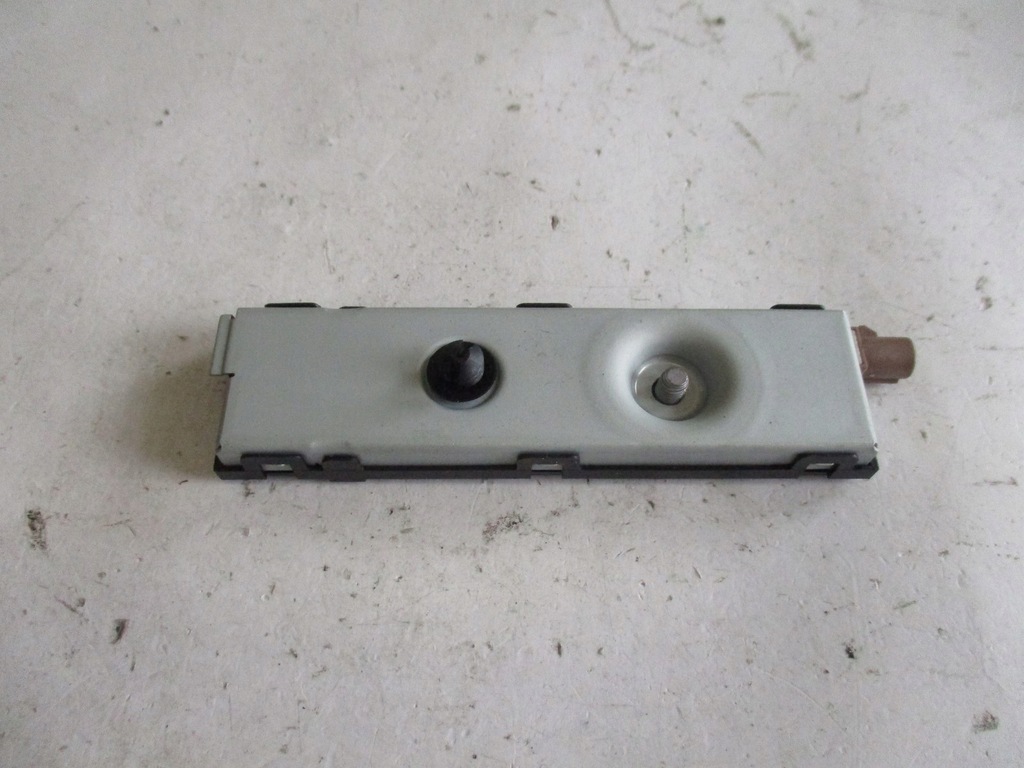 Moduł wzmacniacz anteny Mercedes W213 A2139056500 - 12255685700 ...