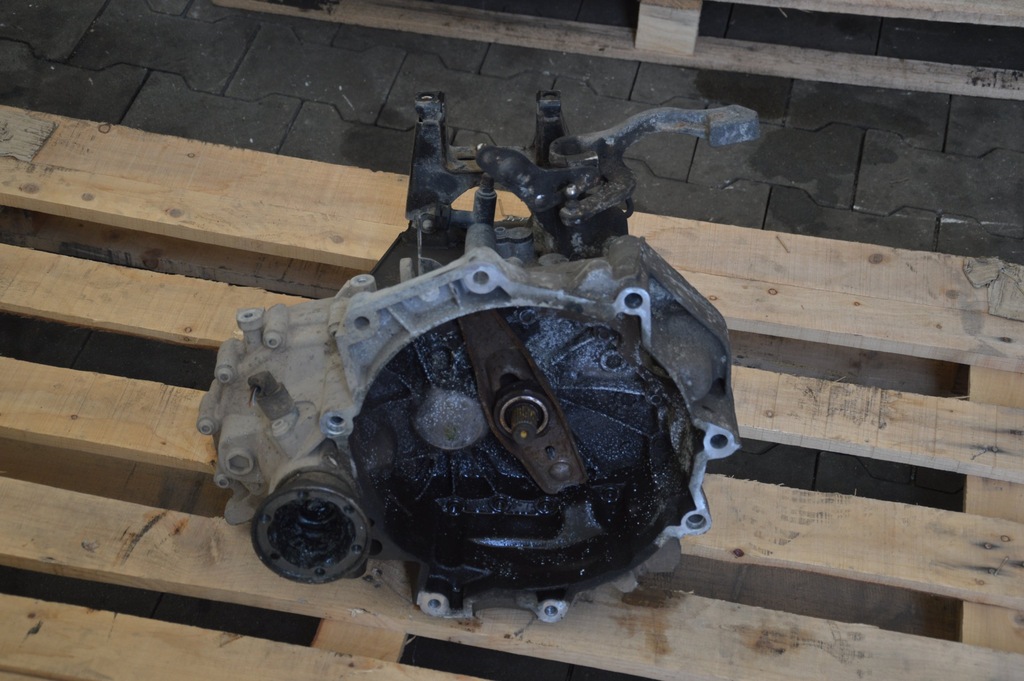 SKRZYNIA BIEGOW VW POLO 1.4 16V 02T301103A - 7236169719 - oficjalne ...