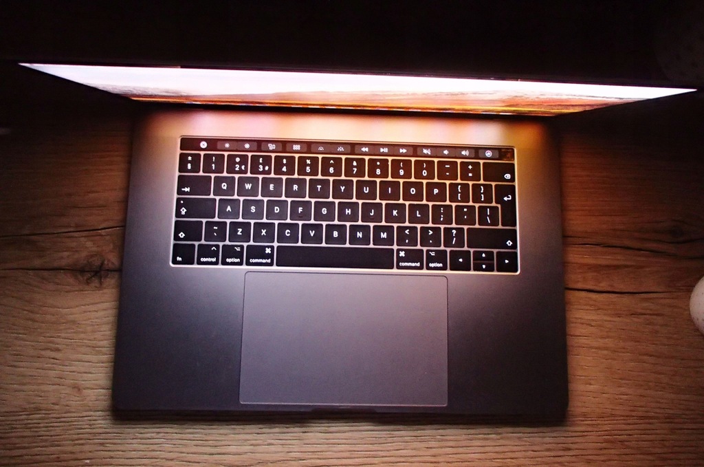 Macbook Pro A1707 15' i7 Radeon 16/512GB touchbar - 13777715592 ...