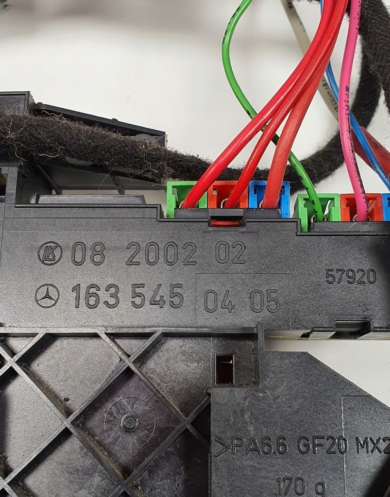 SKRZYNKA BEZPIECZNIKÓW MERCEDES ML W163 1635450405 - 12626292314 ...