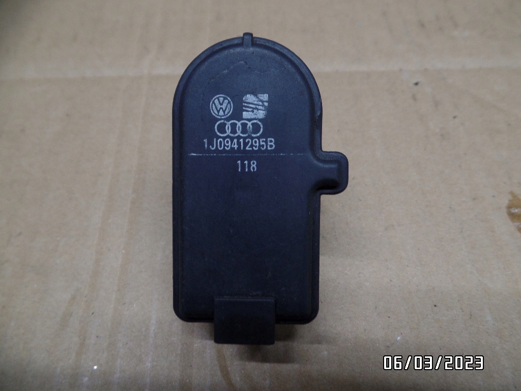 SILNICZEK REGULACJI LAMPY VW SKODA 1J0941295B - 13375303868 - oficjalne ...