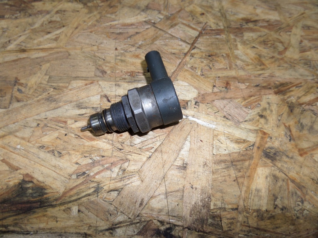 AUDI VW ZAWÓR CZUJNIK CIŚNIENIA PALIWA 057130764AE - 6686719313 ...