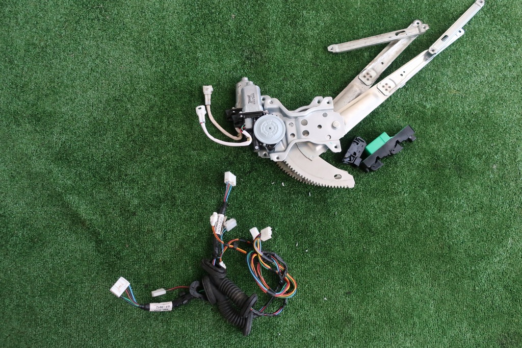 PODNOŚNIK ELEKTRYCZNE SZYBY ZESTAW SUZUKI JIMNY - 12000660973 ...