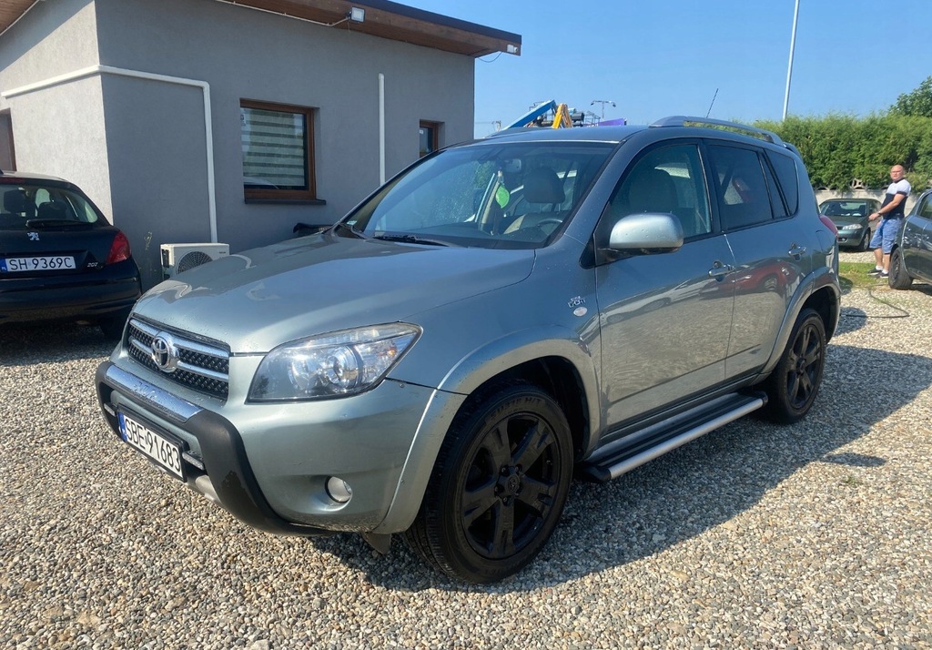 Toyota RAV4 4x4 krajowy - 14352016615 - oficjalne archiwum Allegro