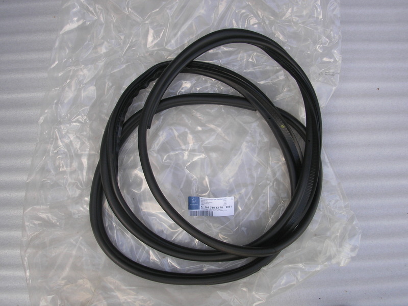 NOWA ORYG USZCZELKA KLAPY B KLASA W245 A1697401378 - 7118270840 ...