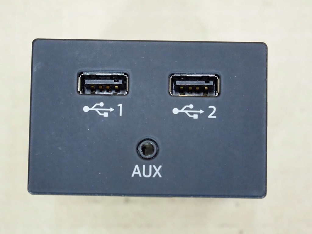 AUDI A6 A7 C7 A8 D4 GNIAZDO PORT USB AUX 81A035736 - 13820793618 ...