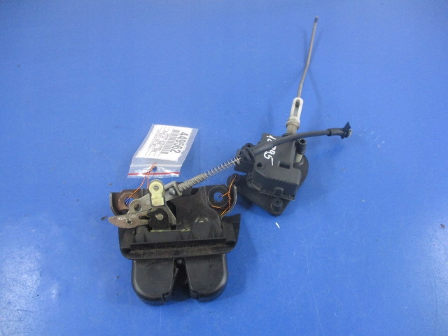 AUDI A4 B6 KOMBI ZAMEK TYLNEJ KLAPY 8E9827833 - 14615836184 - oficjalne ...