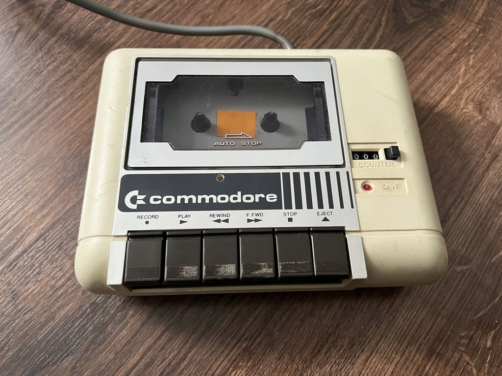 Magnetofon do Commodore 64 / 128 - 13292243093 - oficjalne archiwum Allegro