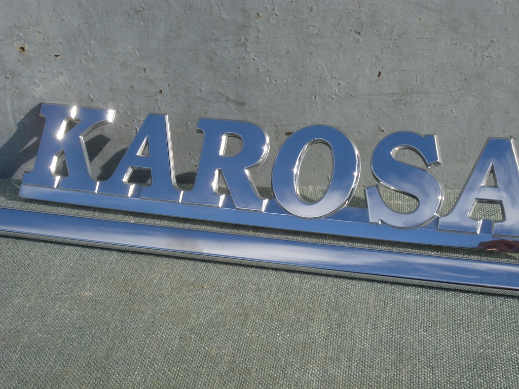 NOWY ZNACZEK LOGO EMBLEMAT NAPIS AUTOBUS KAROSA - 8979474936 ...