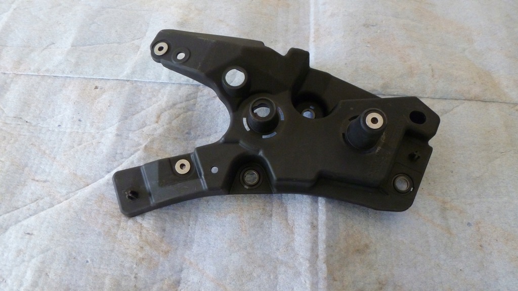 VOLVO XC60 II MOCOWANIE BŁOTNIKA PRAWE 32288929 - 12864248257 ...