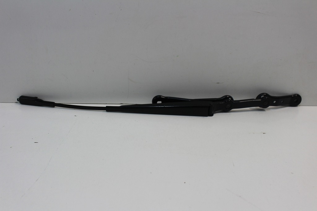 RAMIĘ WYCIERACZKI PRAWE PRZÓD MERCEDES A-KLASA 176 W176 EU A1768200144 ...