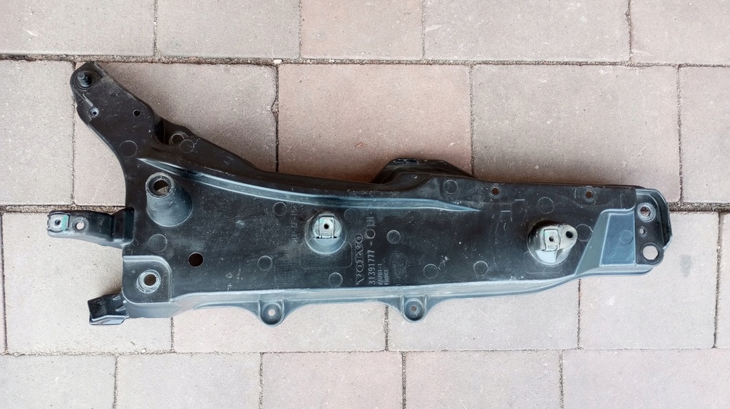 VOLVO XC90 II ---MOCOWANIE BŁOTNIKA PRZEDNIEGO LEWE 31391777 ...