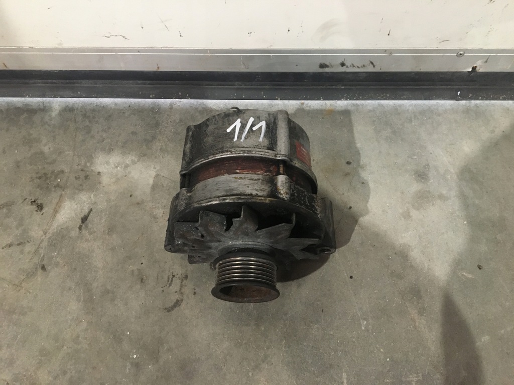 ALTERNATOR MERCEDES W124 W201 190 0120489325 14V 28/ 70A BOSCH ...