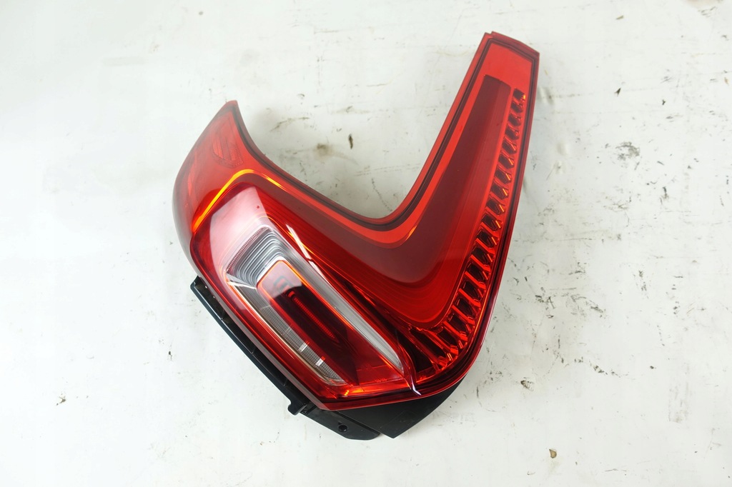 Volvo XC40 lampa tył lewa 31446790 - 11799115518 - oficjalne archiwum ...