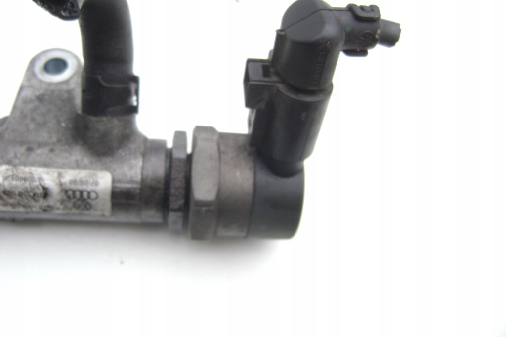 AUDI A4 B8 2.0 TDI - CZUJNIK CIŚNIENIA 057130764H - 11744062107 ...