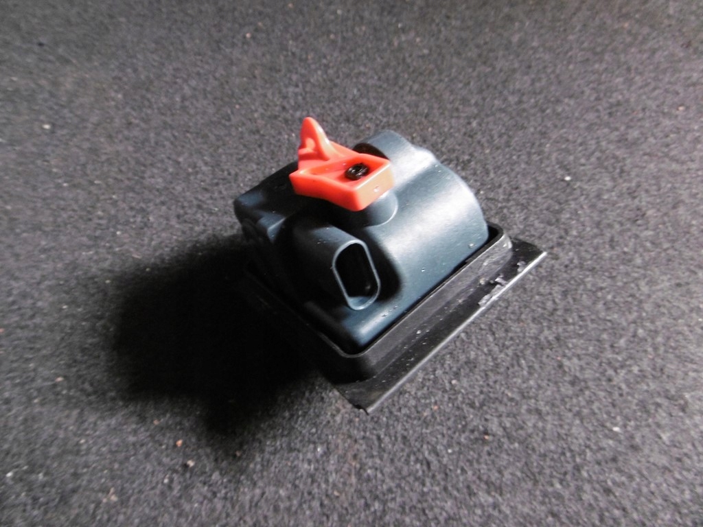 MERCEDES W213 W117 SIŁOWNIK KLAPKI WLEWU PALIWA - 9652799541 ...