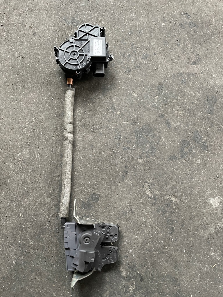 PORSCHE PANAMERA 971 ZAMEK TYLNEJ KLAPY DOCIĄG KOMPLET - 15059319870 ...