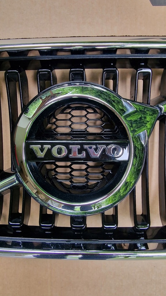 VOLVO V90 S90 EMBLEMAT LOGO ZNACZEK GRILL ATRAPA - 13993999071 ...