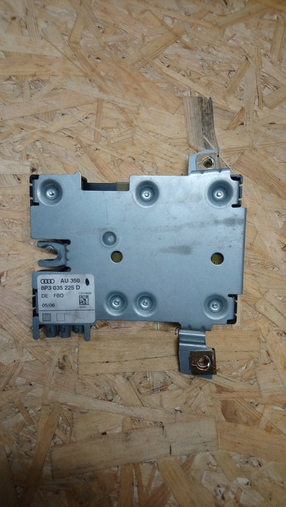 WZMACNIACZ ANTENOWY AUDI A3 8P 8P3035225D - 8696096349 - oficjalne archiwum Allegro