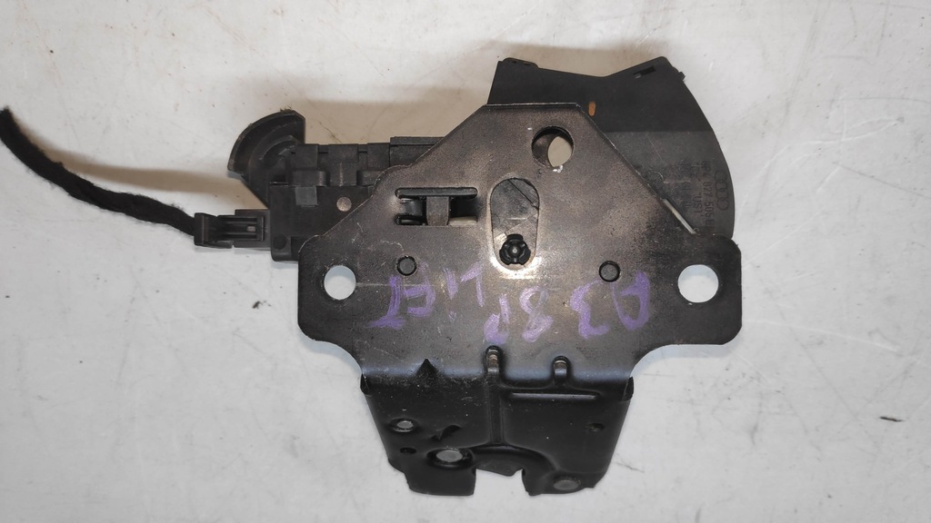 ZAMEK KLAPY TYL BAGAZNIKA AUDI A3 8P A6 C6 OEM - 11930709347 - oficjalne archiwum Allegro