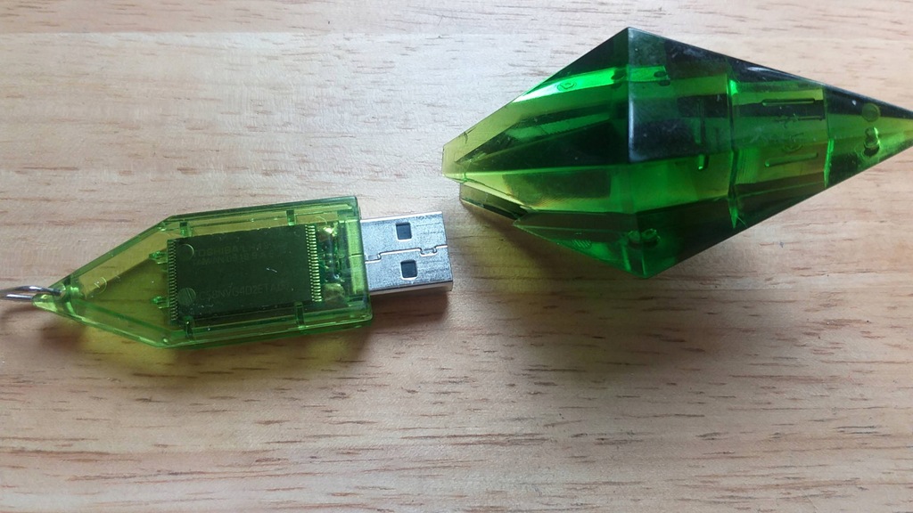 Pendrive Sims 3 Edycja Kolekcjonerska 2GB - 8598578799 - oficjalne ...