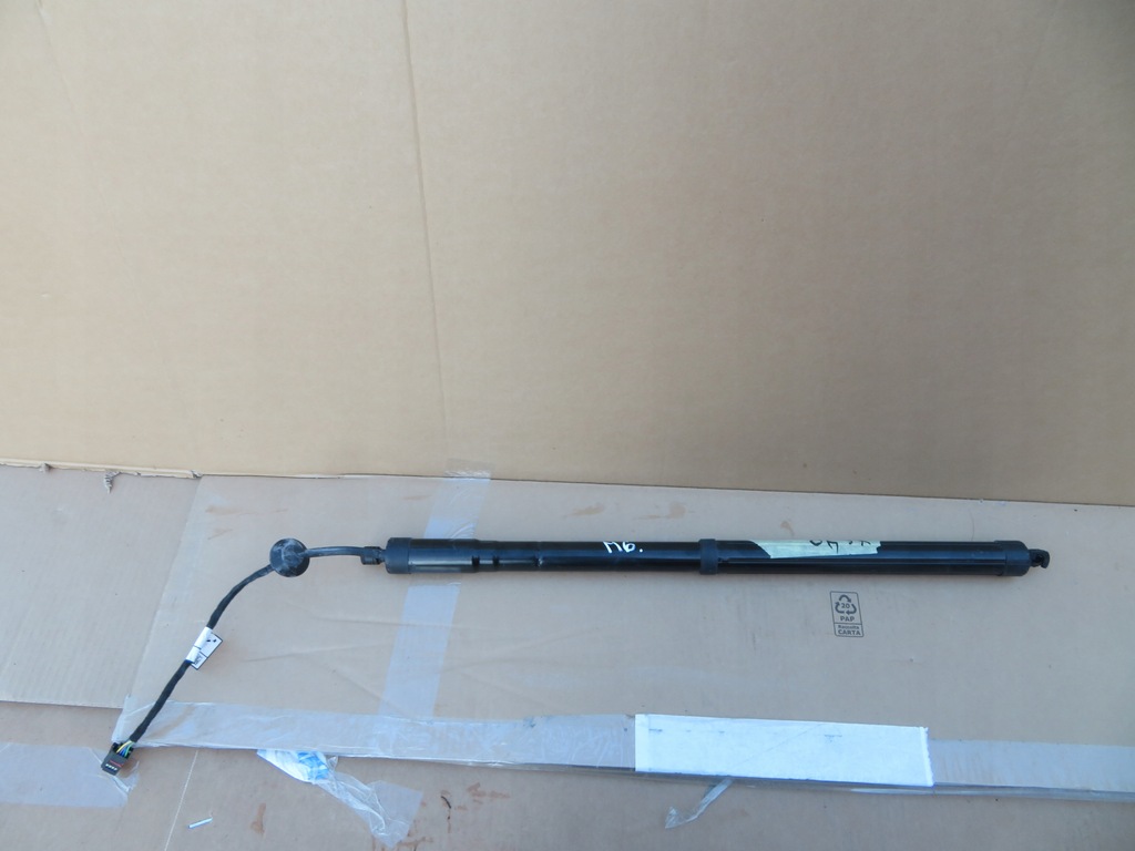 VOLVO XC40 II SILOWNIK LEWY TYLNEJ KLAPY 32357573 - 14647962176 ...