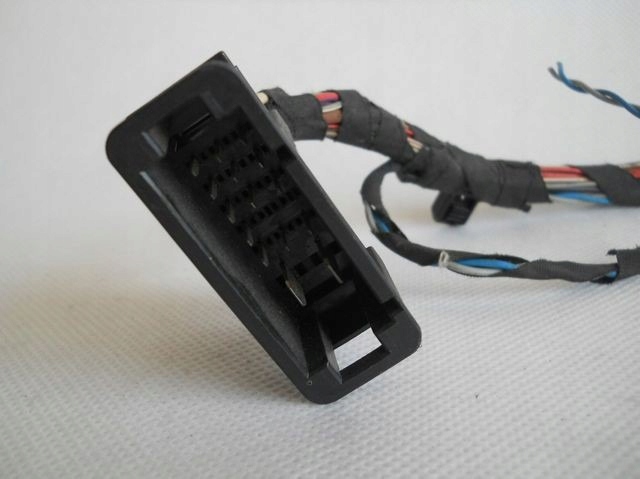 KOSTKA ELEKTRYCZNA WTYCZKA VW AUDI 6Q0972778 - 13585876554 - oficjalne ...