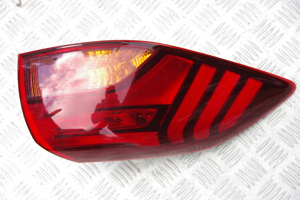 LAMPA TYLNA W BŁOTNIK TUCSON III LIFT - 10503528308 - oficjalne ...