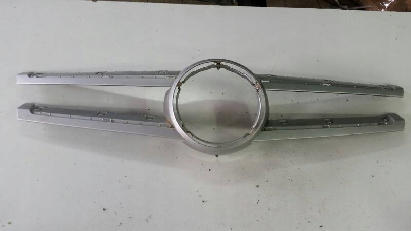 A2048800883 GRILL ATRAPA MERCEDES W204 GLK h - 7580264425 - oficjalne ...