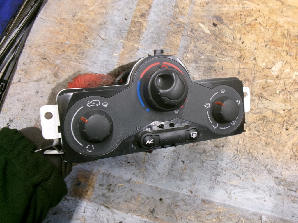 RENAULT KANGOO II PANEL NAWIEWU KLIMATYZACJI - 17148196366 - oficjalne archiwum Allegro