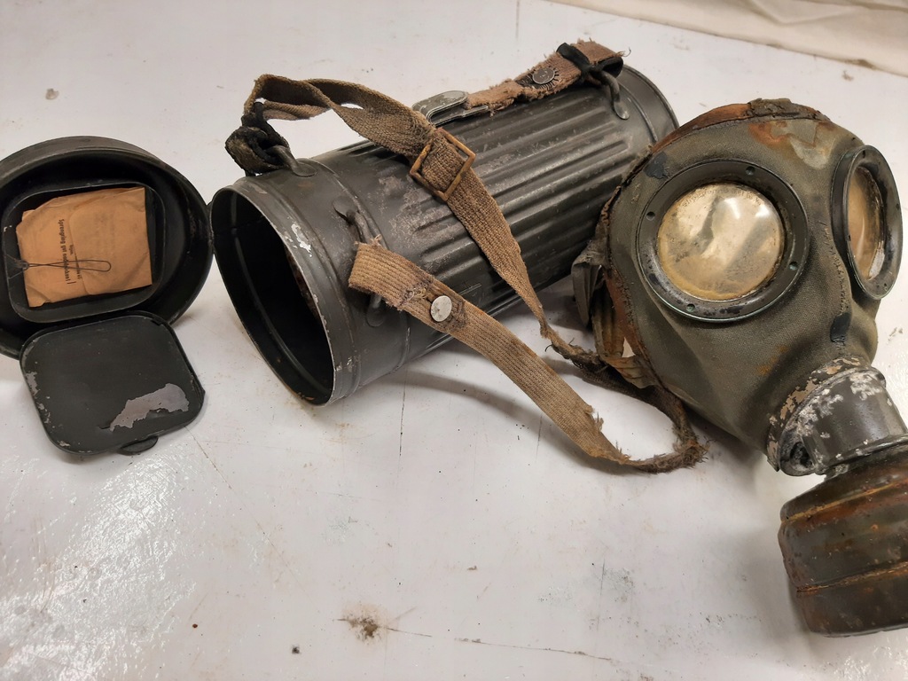 Niemiecka Maska Przeciw Gazowa Puszka Wehrmacht - 12951458846 - oficjalne archiwum Allegro