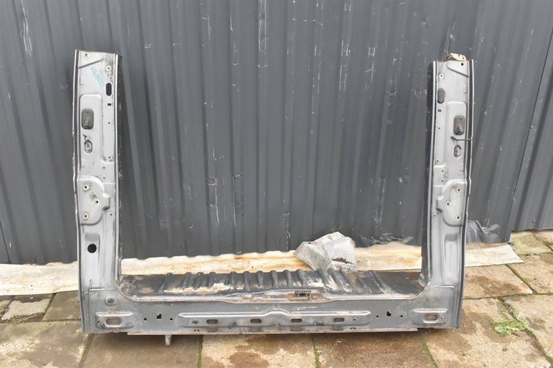 PAS TYLNY SŁUPEK RAMKA WZMOCNIENIE TYŁ 93198889 OPEL VIVARO B TRAFIC ...