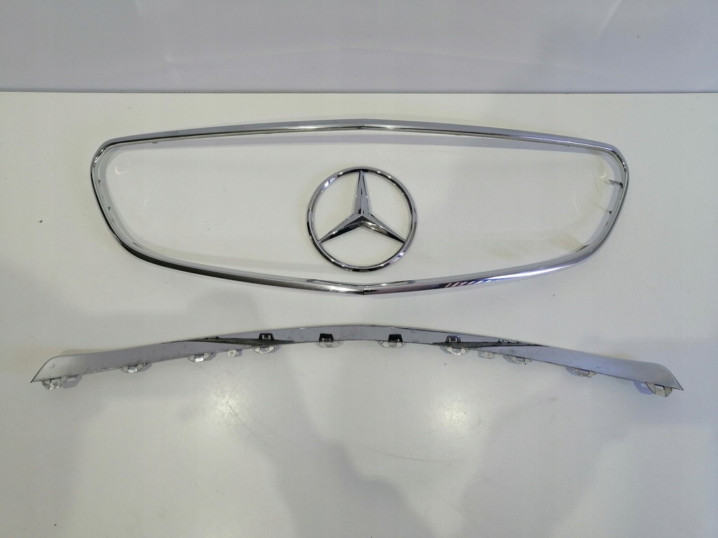 MERCEDES W212 LIFT CHROM ATRAPY RAMKA EMBLEMAT - 12697561309 ...