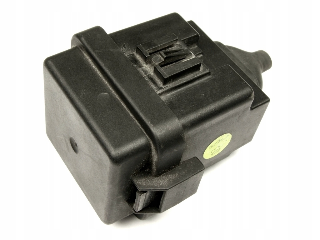 VW AUDI SKRZYNKA BEZPIECZNIKÓW 8W0937124A - 8314000234 - oficjalne ...